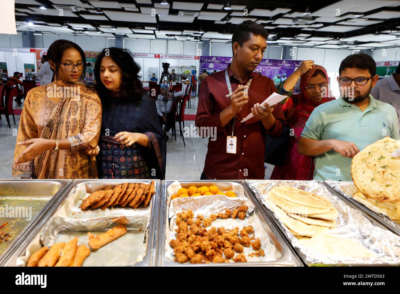 Dhaka, Bangladesh - March 017, 2024: Traditional iftar items of Old Dhaka attracted Food-loving ...