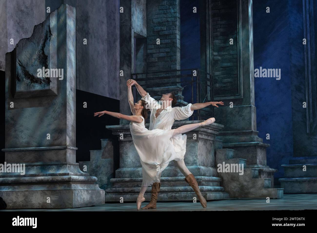 Northern Ballet Romeo and Juliet Leeds Grand Theatre 2024 Stock Photo ...