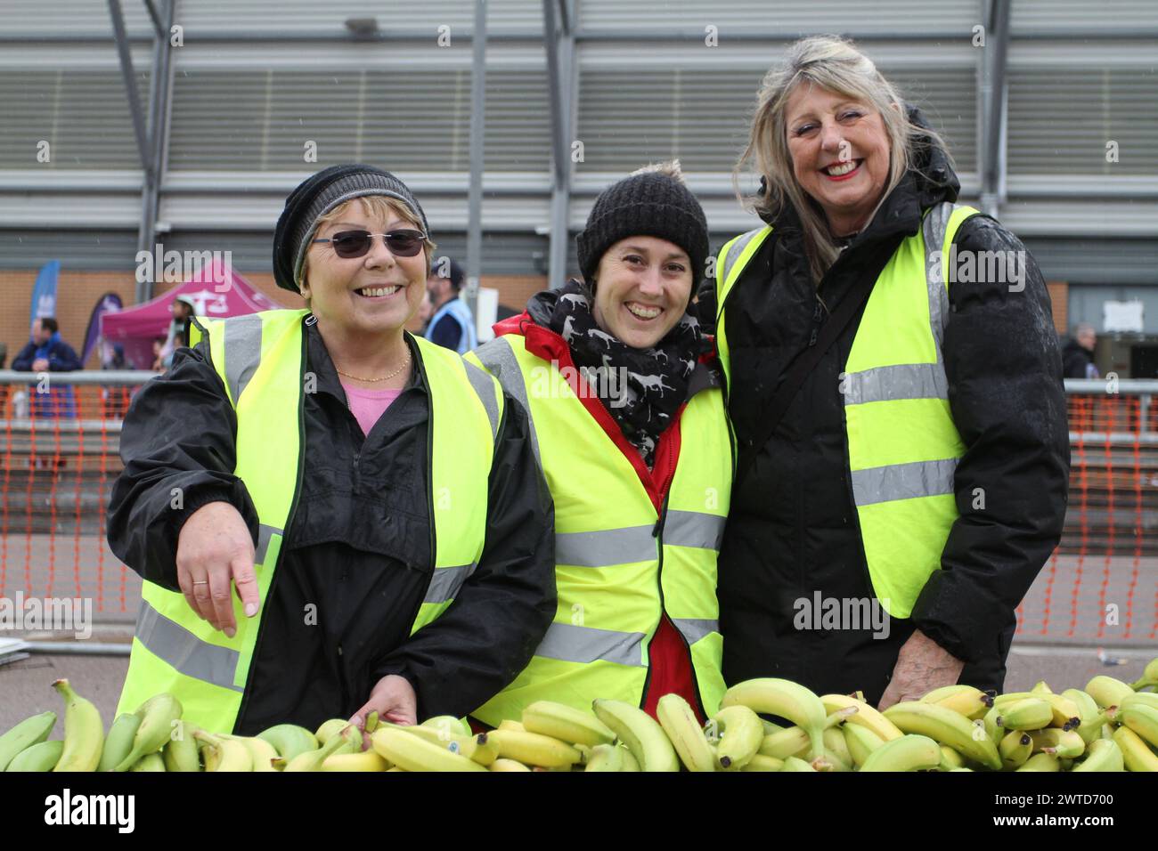 Handing out bananas hi-res stock photography and images - Alamy