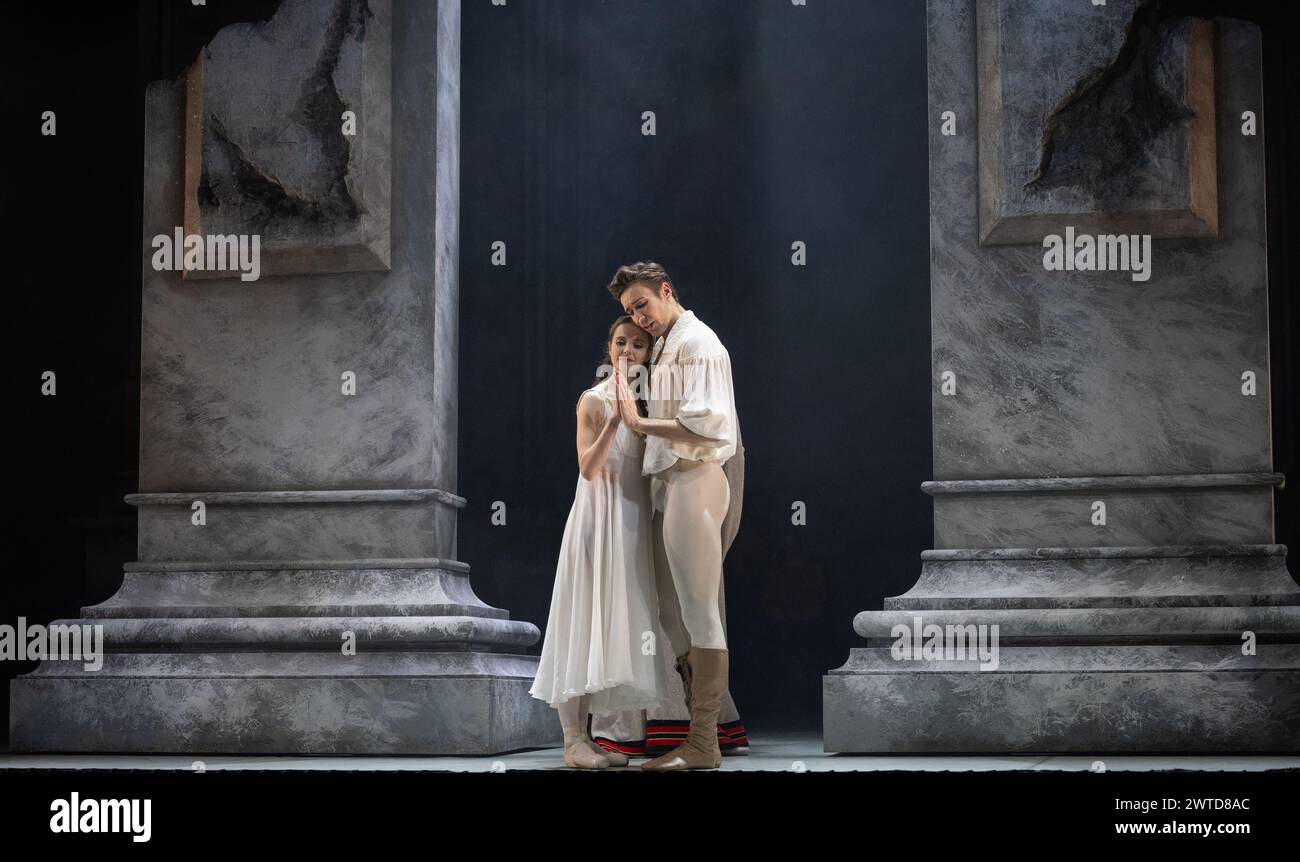 Northern Ballet Romeo and Juliet Leeds Grand Theatre 2024 Stock Photo ...
