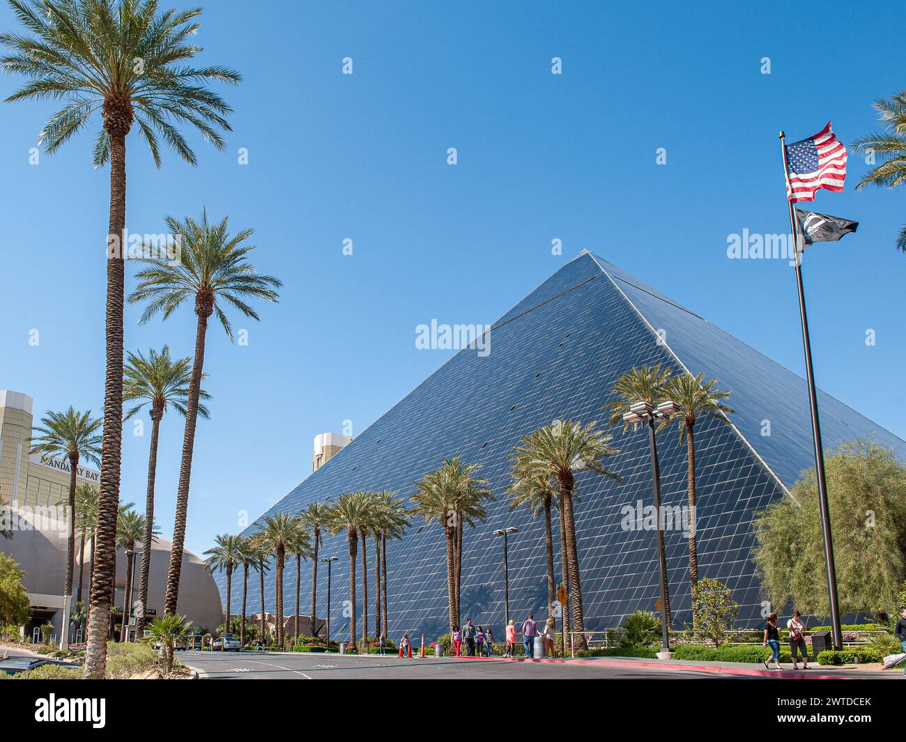 Luxor hotel las vegas 1993 hi-res stock photography and images - Alamy