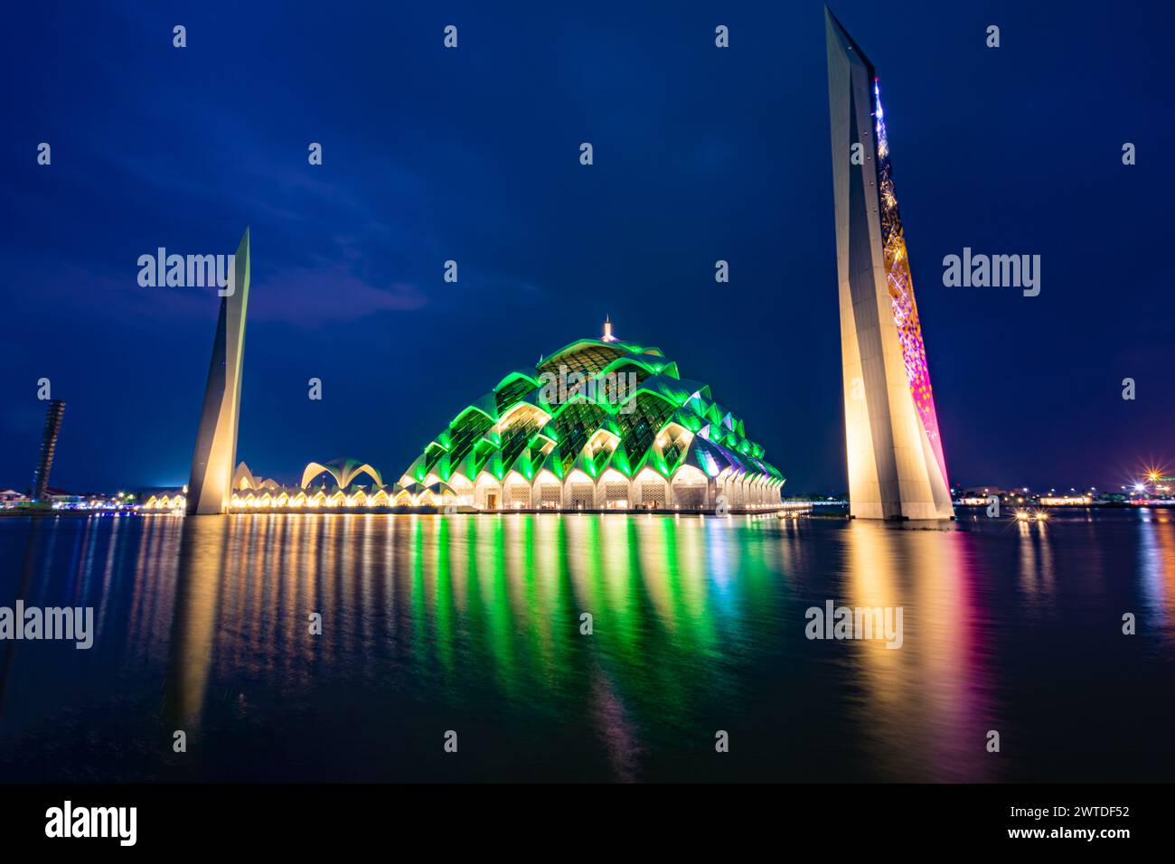 Masjid raya al jabbar hi-res stock photography and images - Alamy