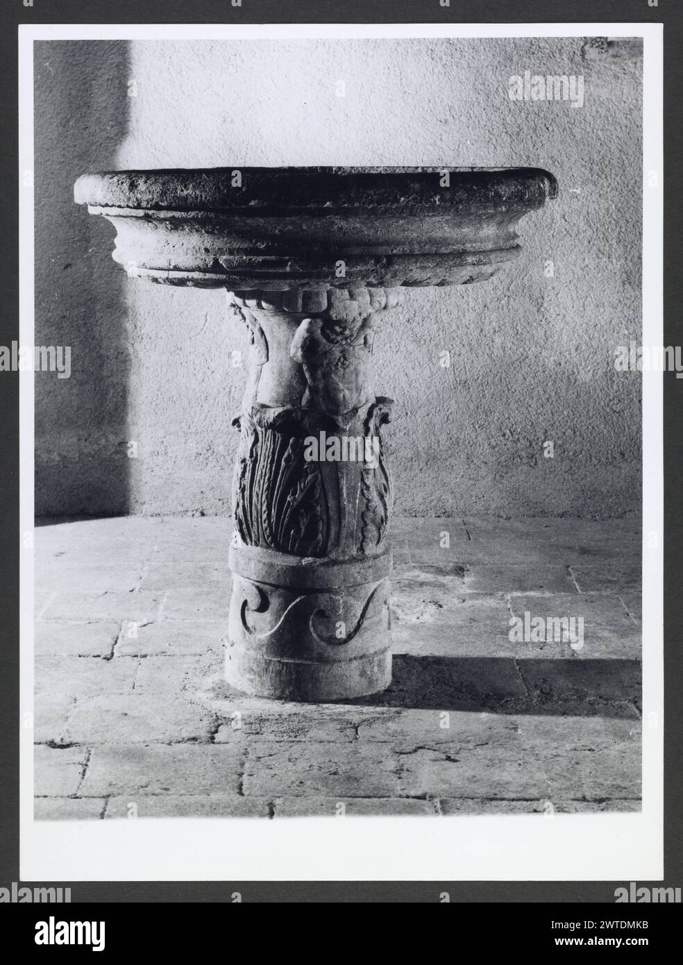 Abruzzo L'Aquila Bominaco S. Maria Assunta. Hutzel, Max 1960-1990 ...