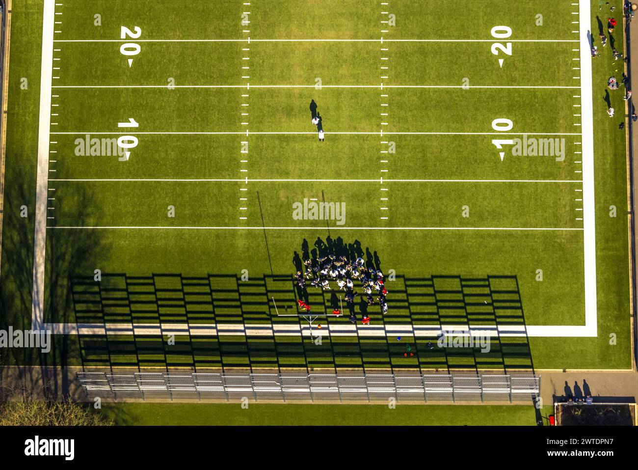 American football feld hi-res stock photography and images - Alamy