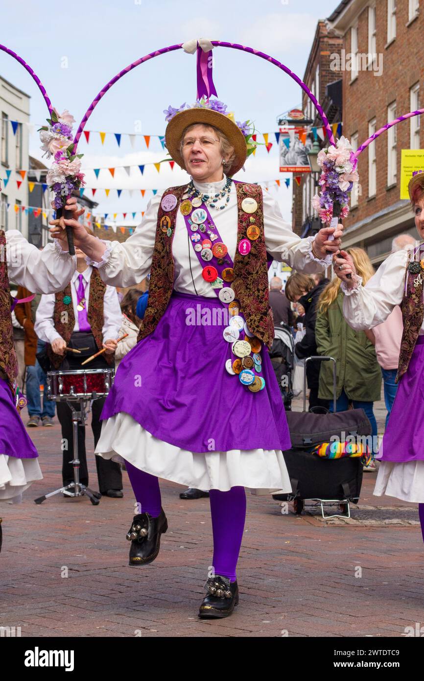 Morris dancing at the Sweeps Festival in Rochester Stock Photo - Alamy