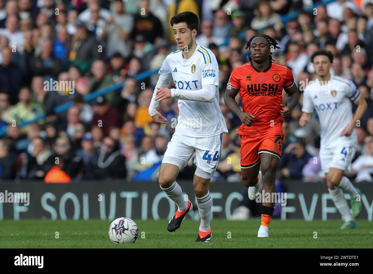 Ilia Gruev of Leeds United on the ball during the Sky Bet Championship ...