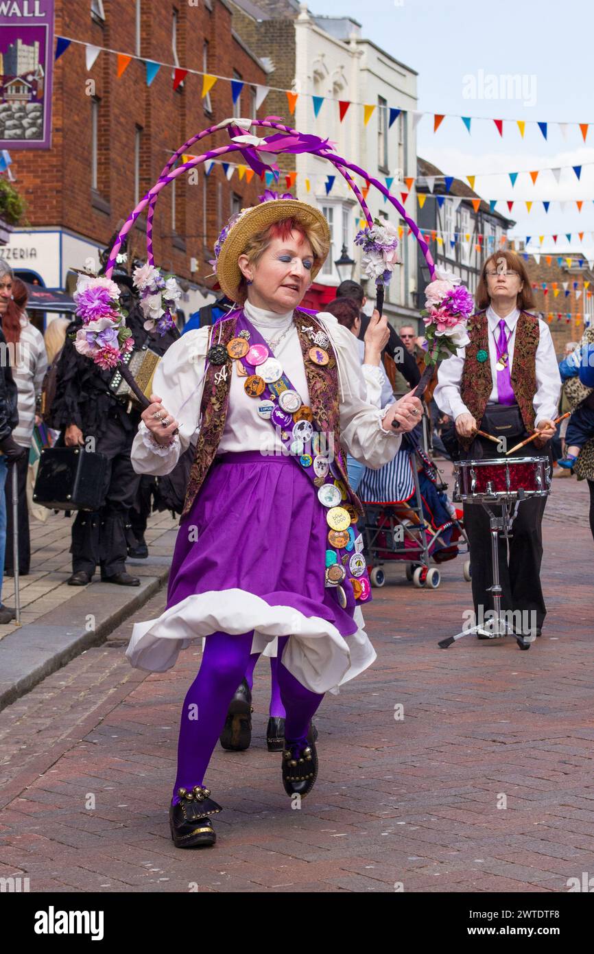 Morris dancing at the Sweeps Festival in Rochester Stock Photo - Alamy