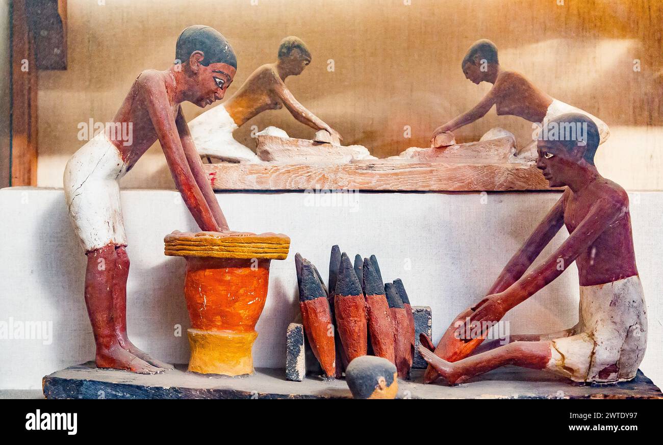 Egyptian Museum Cairo, model statuettes, servants brewing and coating ...