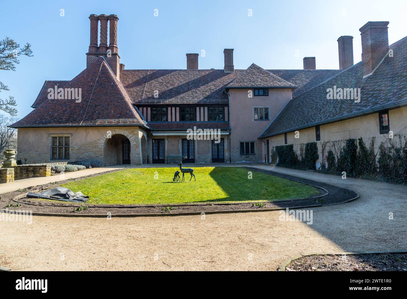 Cecilienhof Palace in the northern part of the New Garden in Potsdam ...