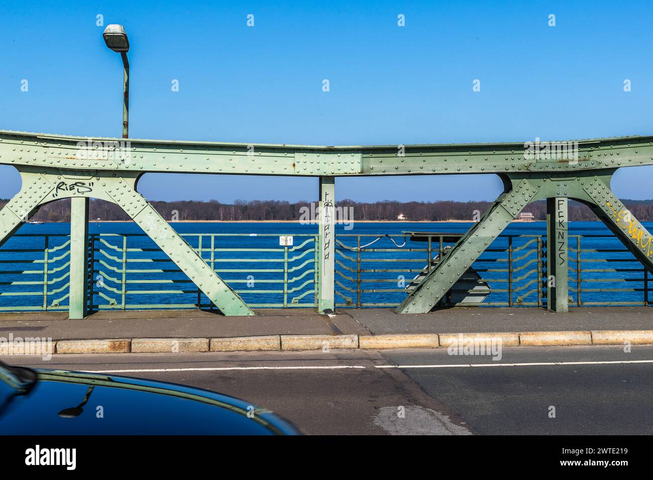 On the Glienicke Bridge, the different livery (light green - East ...