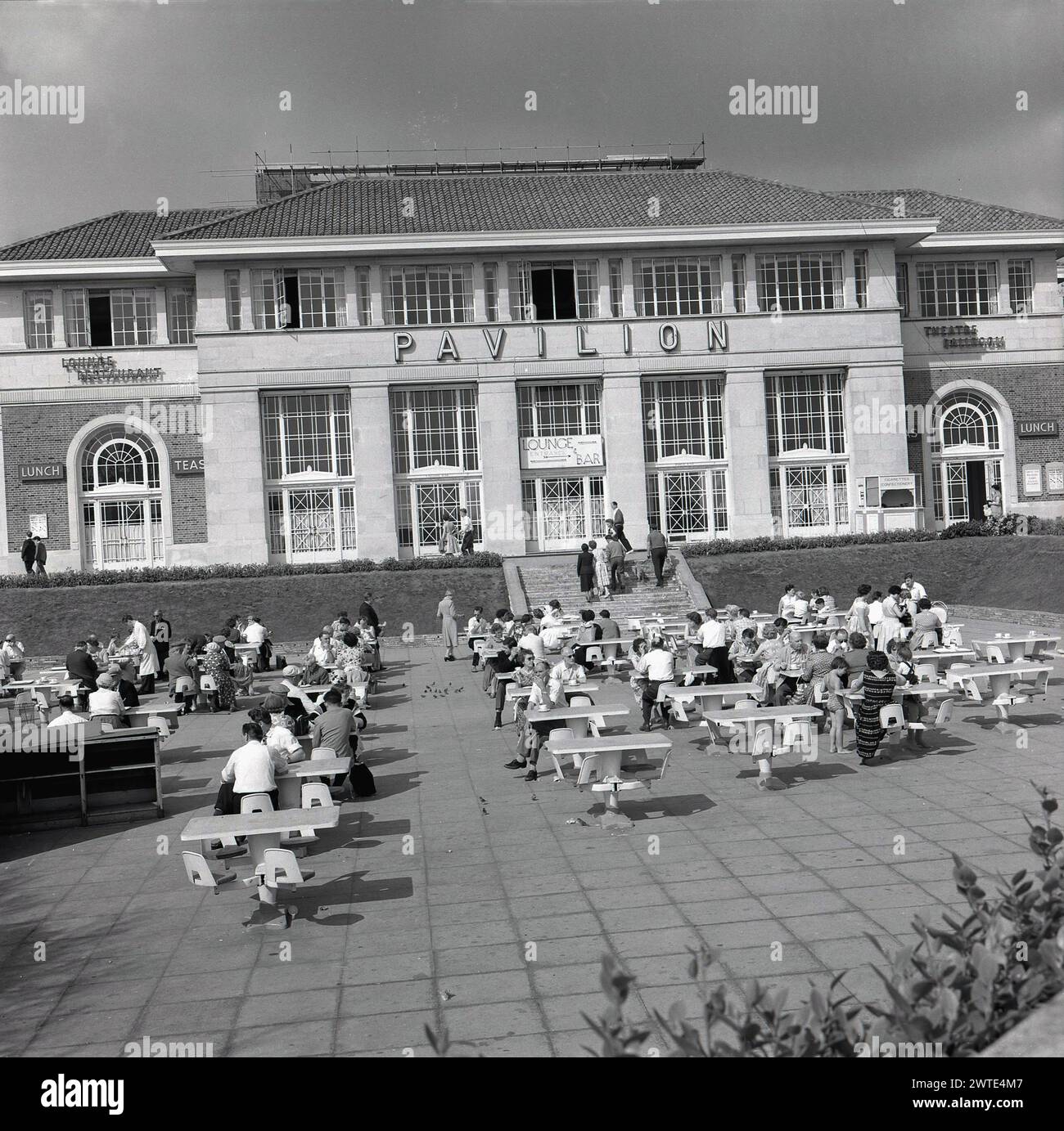 1950s, historical, people sitting at tables, having waiter-service ...