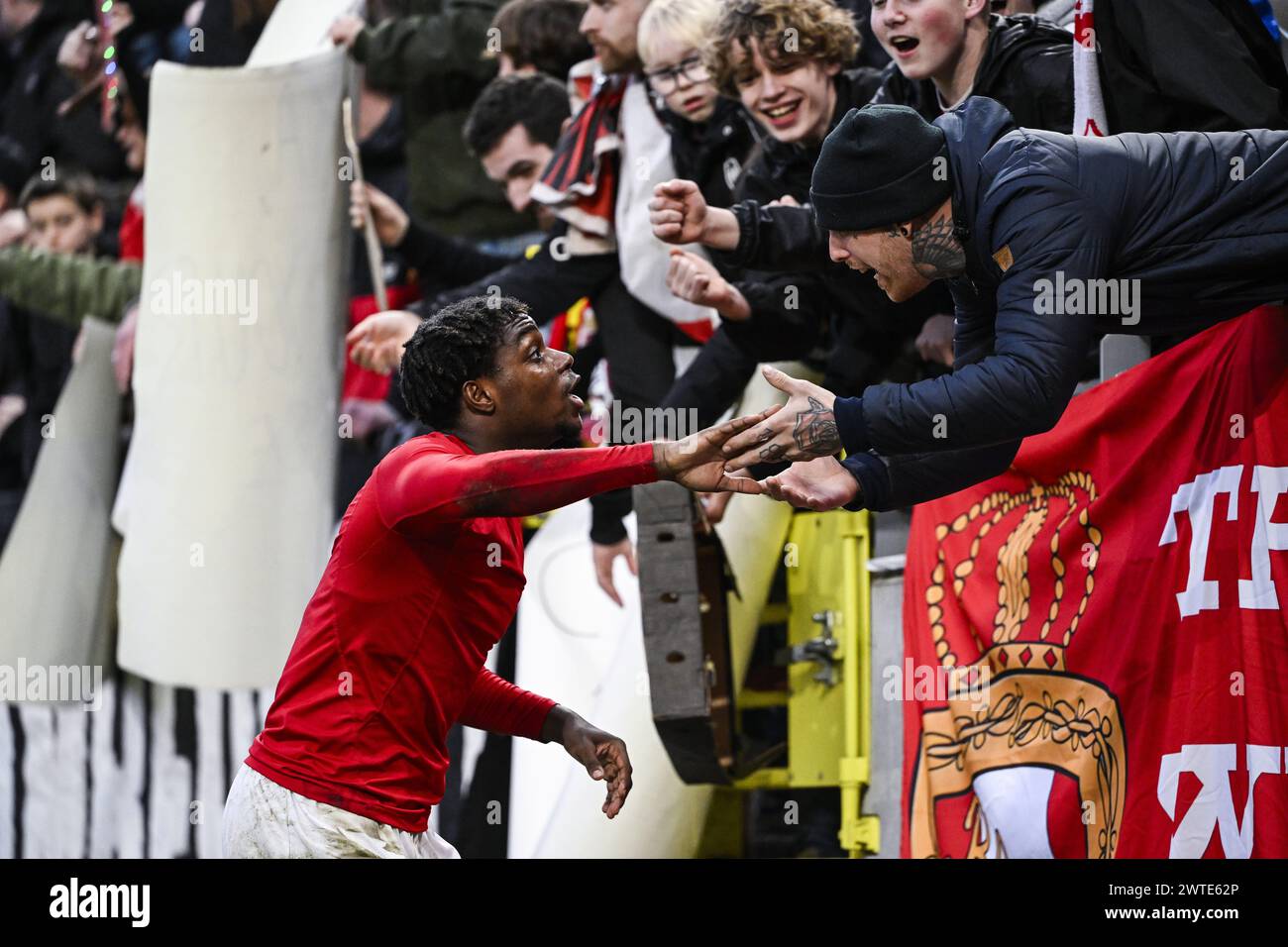 Antwerp's George Ilenikhena and Antwerp's supporters pictured after a ...