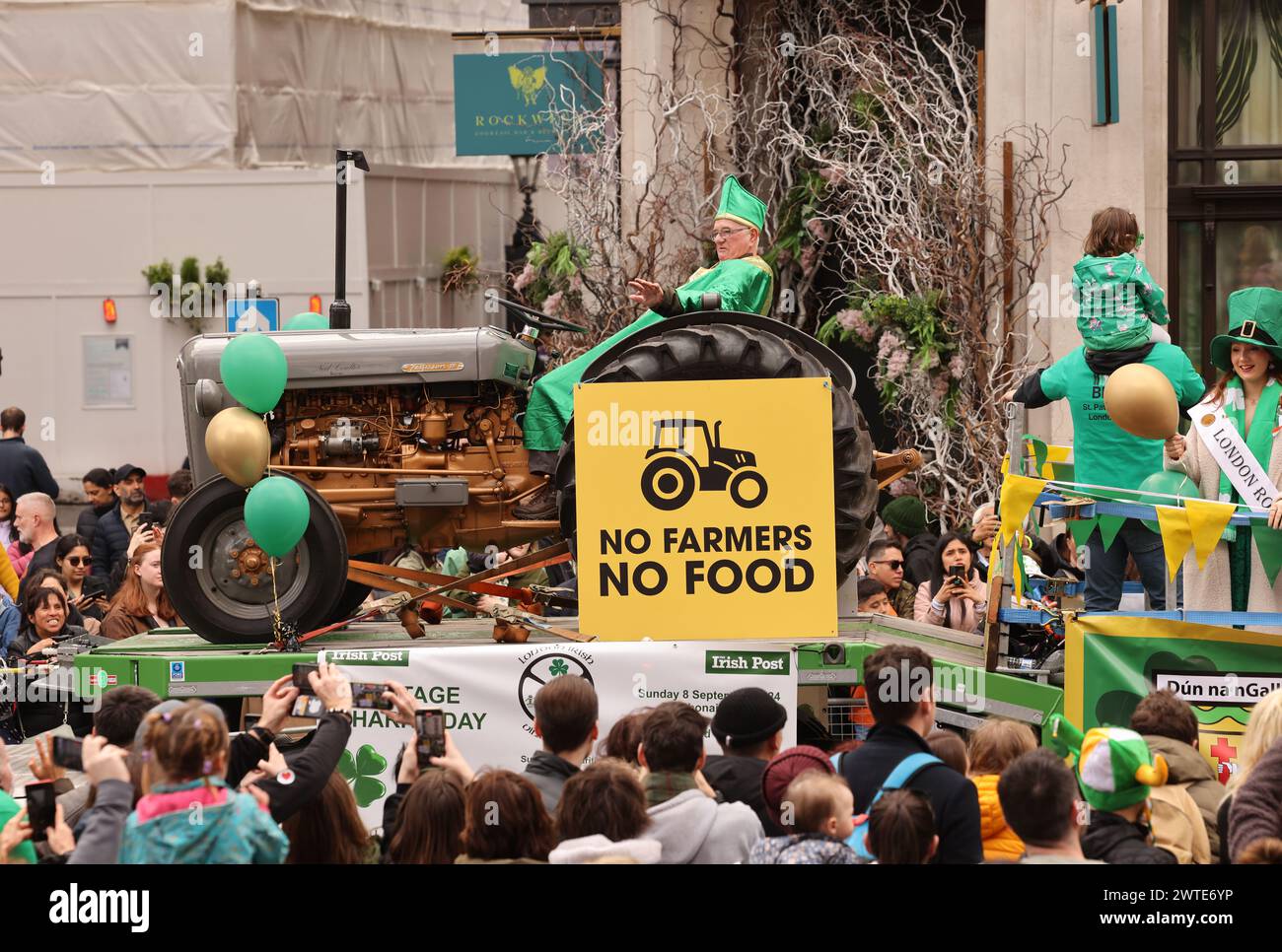 Protest floats hi-res stock photography and images - Alamy