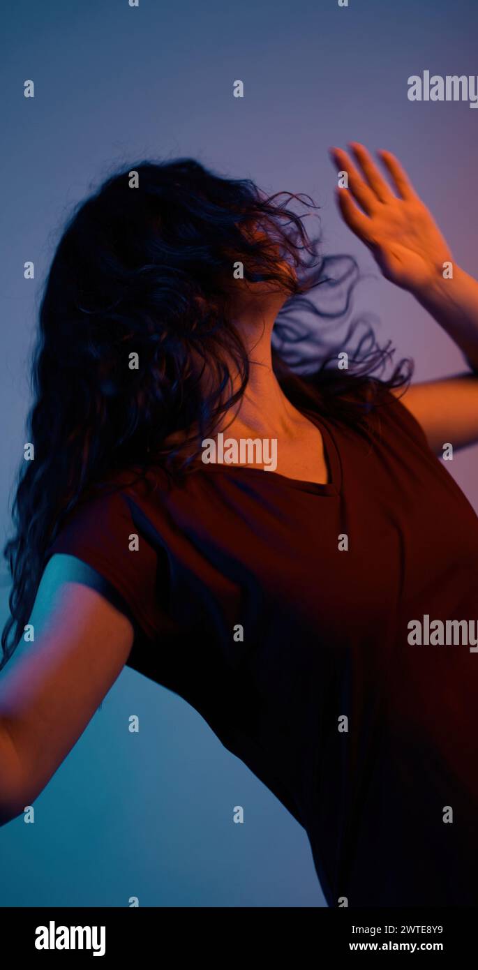 Dancing moving hi-res stock photography and images - Alamy