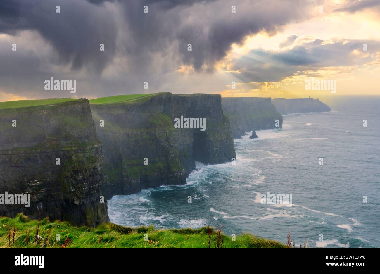 Atlantic ocean in ireland hi-res stock photography and images - Alamy