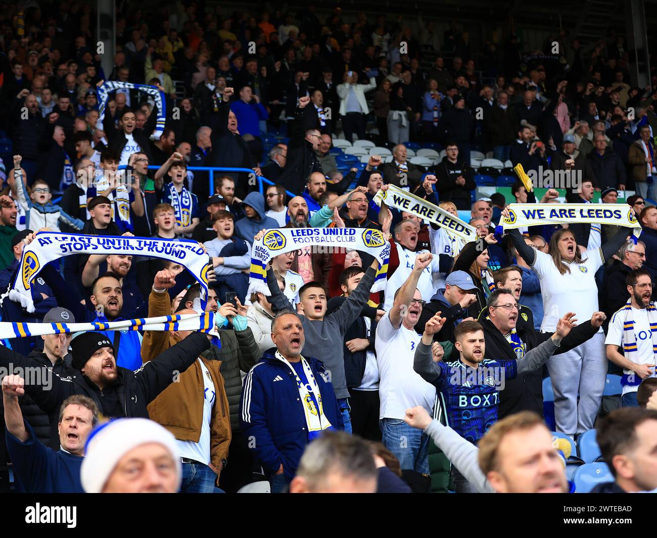 Leeds united fans hi-res stock photography and images - Alamy