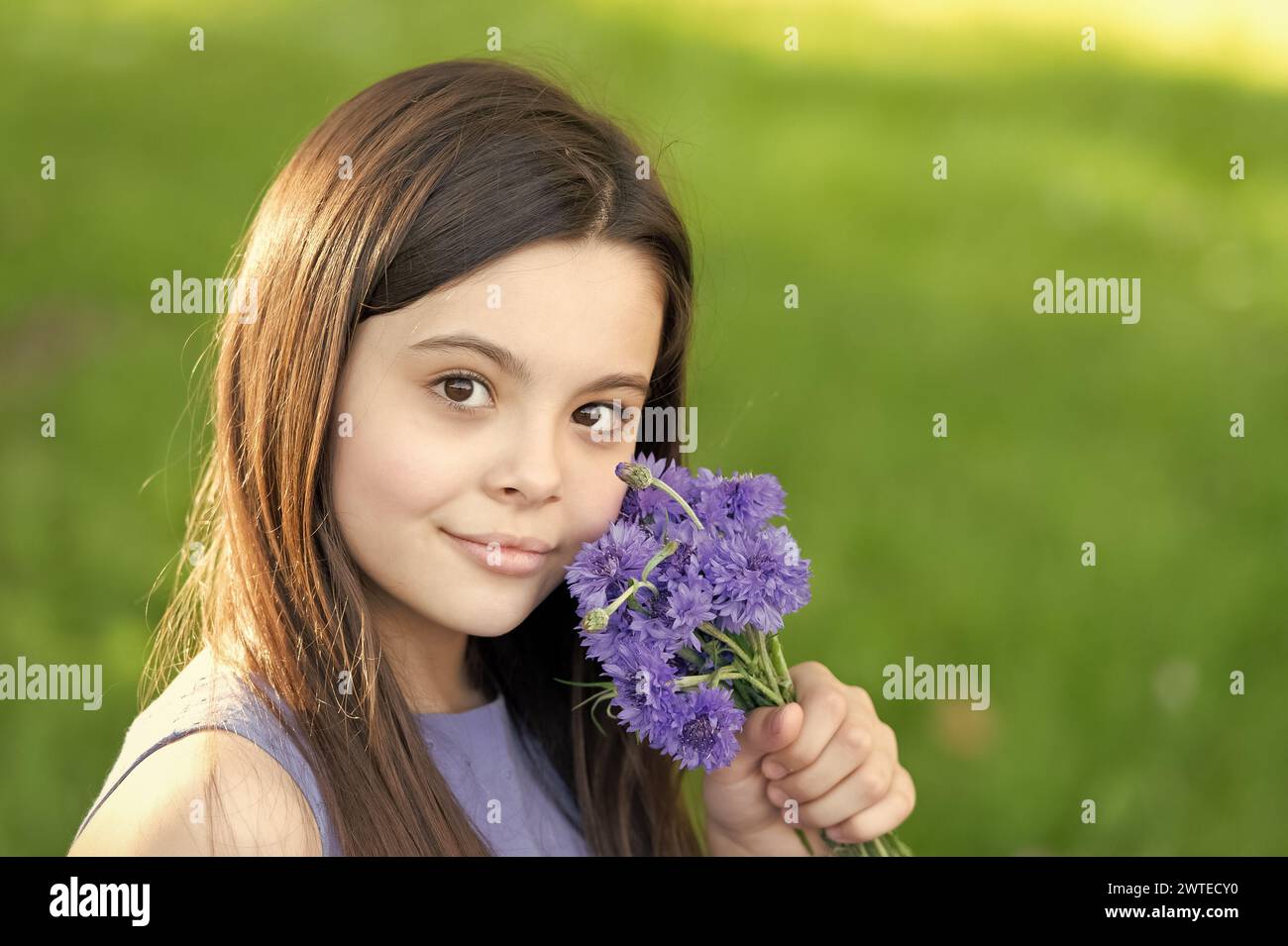 face of cheerful teenager girl. teen girl outdoor. pretty girl in ...