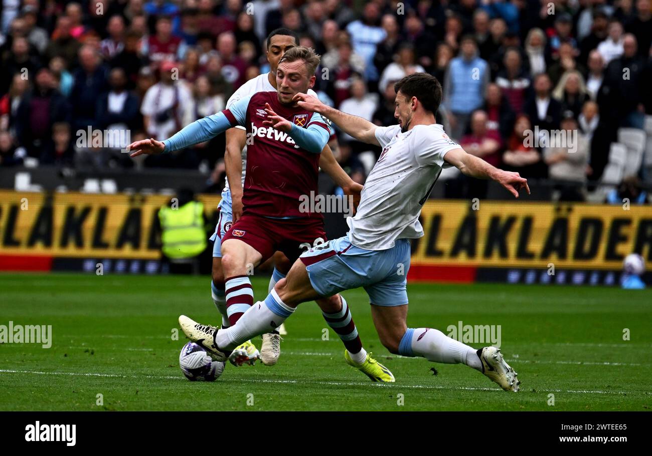 Jarrod Bowen of West Ham Utd and Clement Lenglet of Aston Villa battle ...
