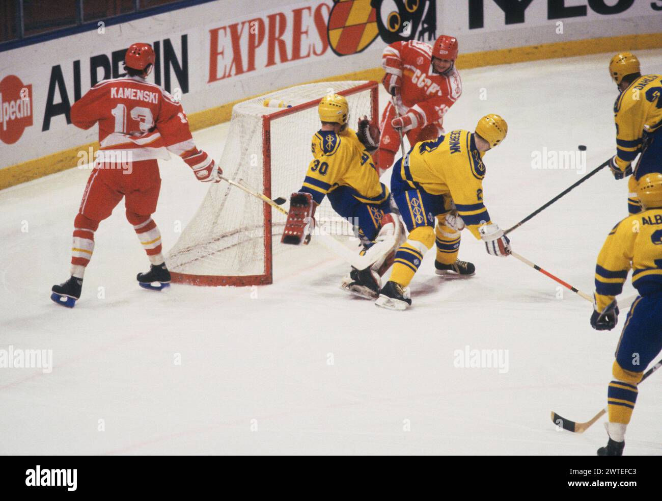 WORLD CHAMPIONSHIP in ice hockey 1989 in Sweden:Soviet player 13 ...