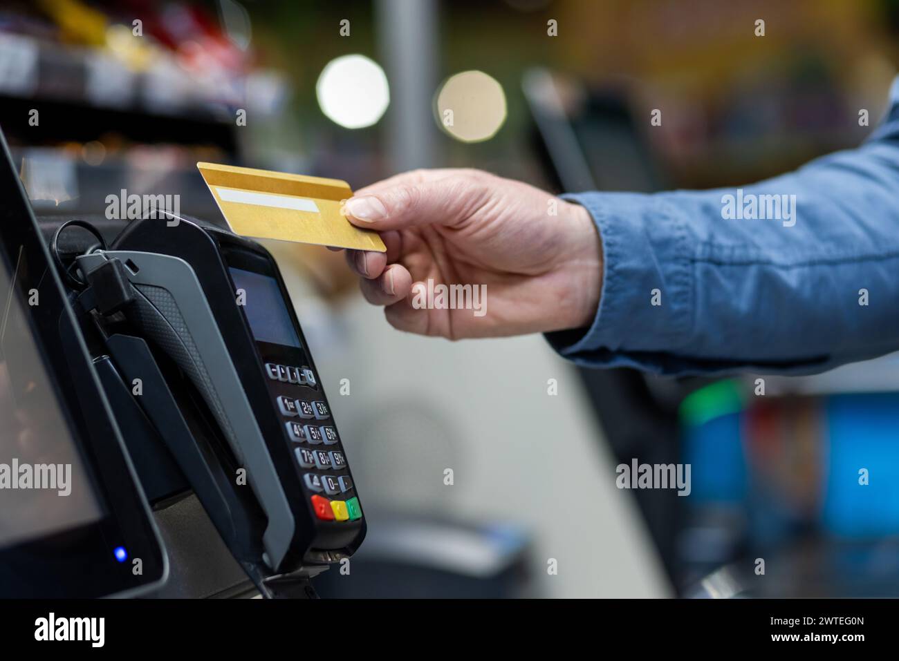 Contactless pos machine payment hi-res stock photography and images - Alamy