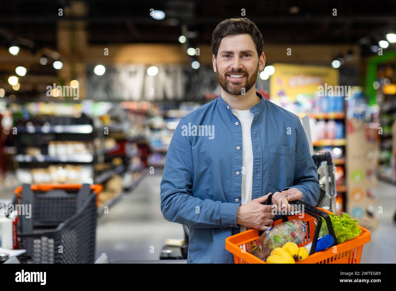 Consumer goods availability hi-res stock photography and images - Alamy