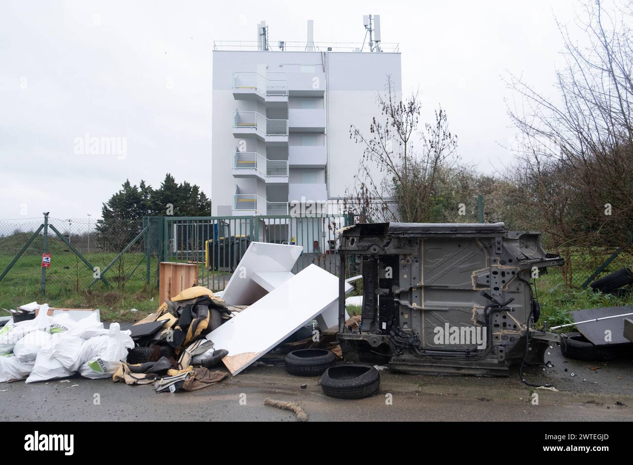 Villepinte, France. 17th Mar, 2024. For several months, 450 tonnes of ...