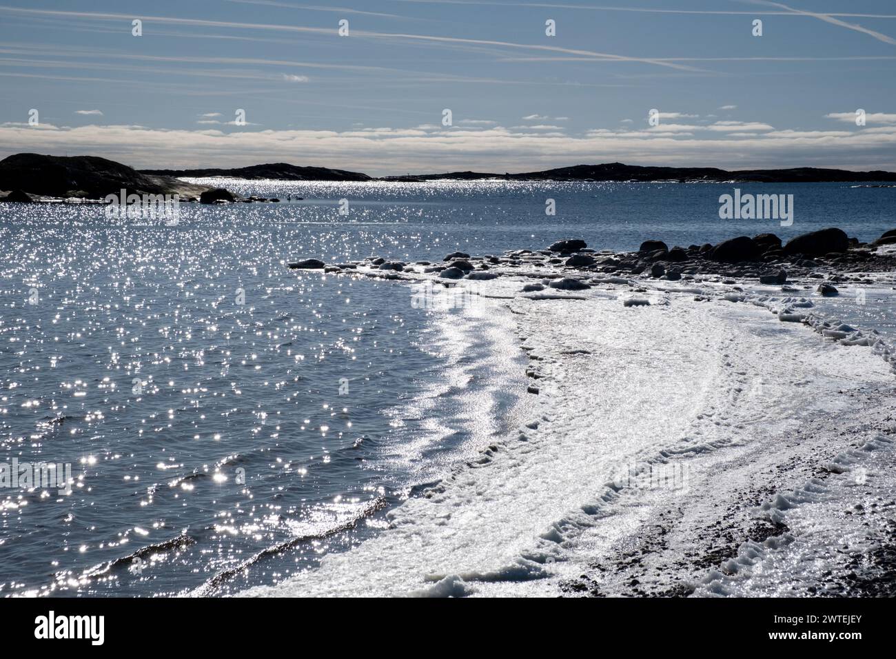 ICY BEACH, JURMO, REMOTE BALTIC SEA ISLAND, WINTER SUNSHINE: An idyllic ...