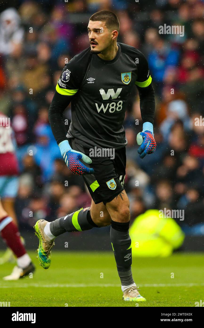 Burnley goalkeeper Arijanet Muric during the Premier League match at ...