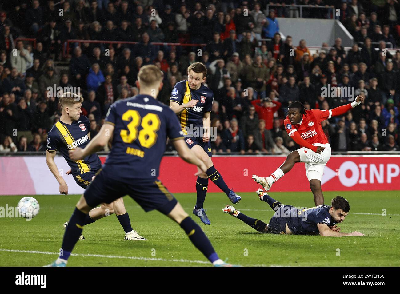 EINDHOVEN - (l-r) Gijs Smal of FC Twente, Max Bruns of FC Twente ...
