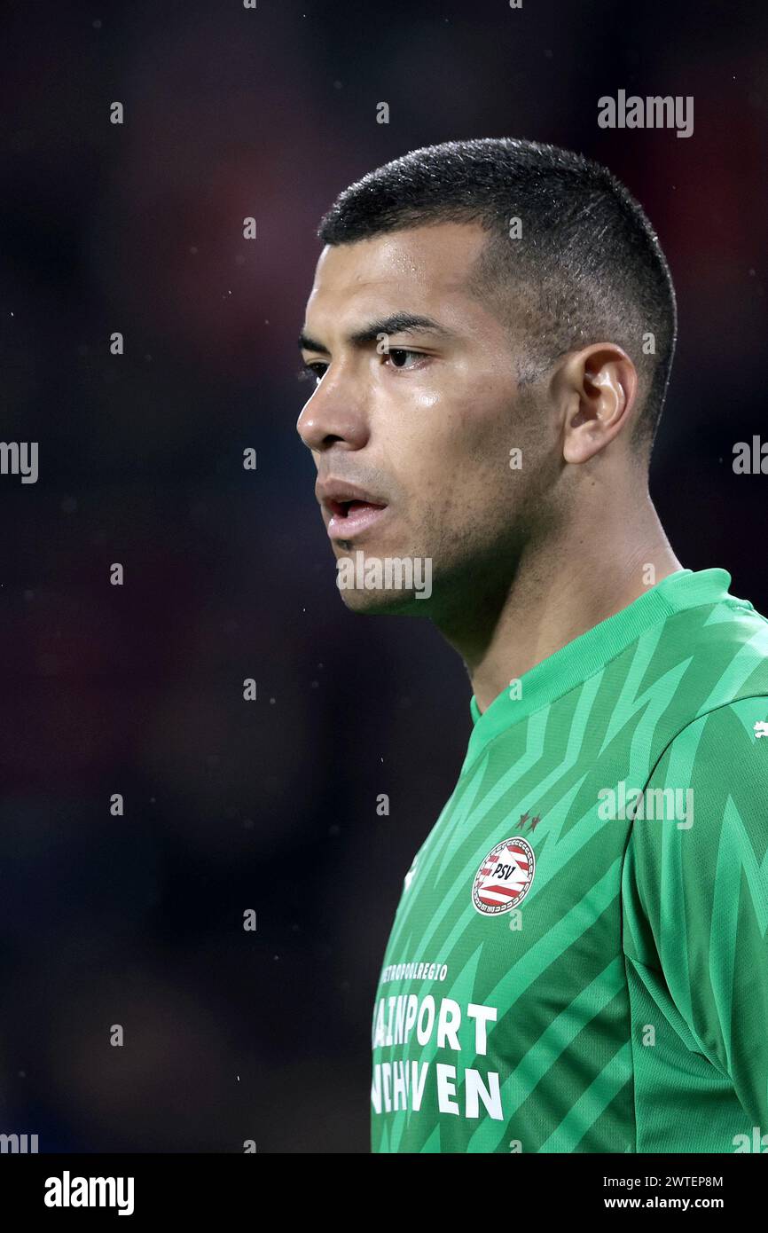 EINDHOVEN - PSV Eindhoven goalkeeper Walter Benitez during the Dutch ...