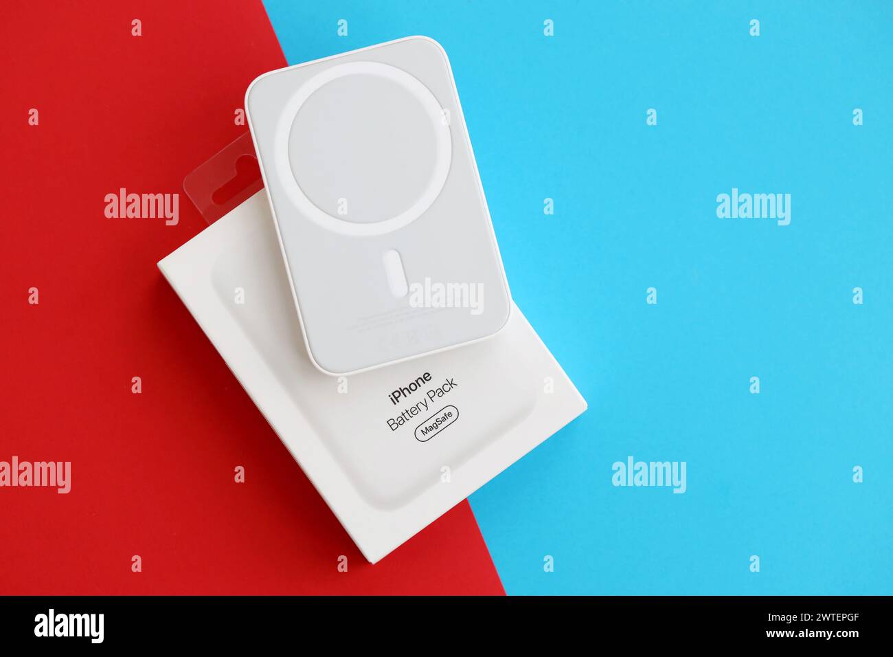 Apple magsafe battery pack hi-res stock photography and images - Alamy