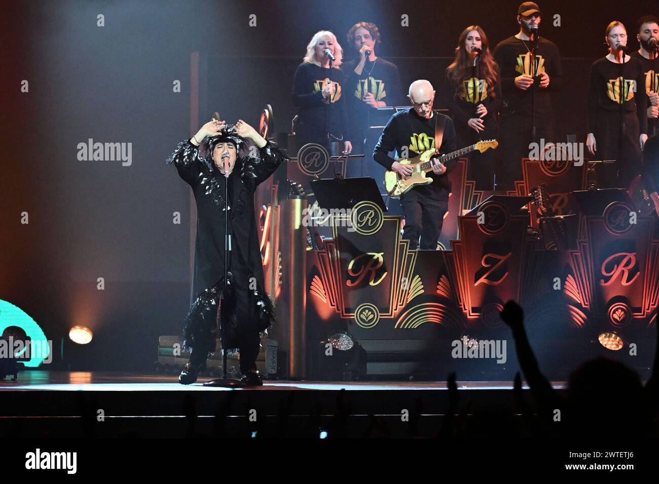 Italian singer Music Concert - Renato Zero - Autoritratto Renato Zero ...