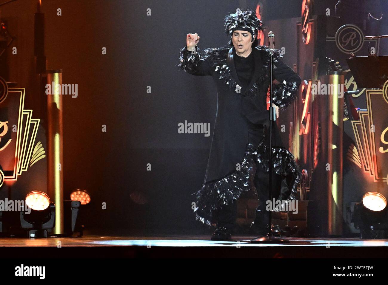 Italian singer Music Concert - Renato Zero - Autoritratto Renato Zero ...