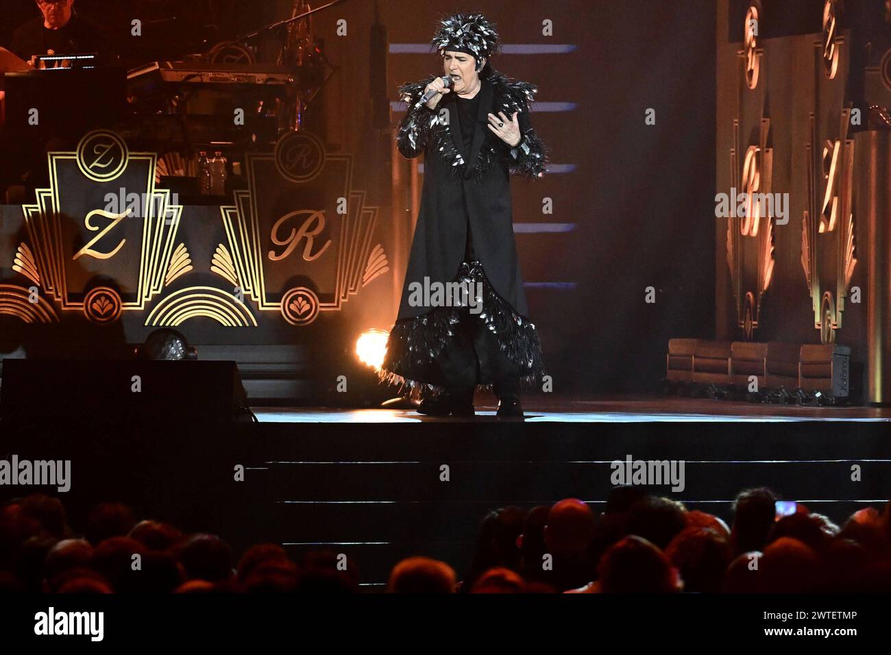 Italian singer Music Concert - Renato Zero - Autoritratto Renato Zero ...