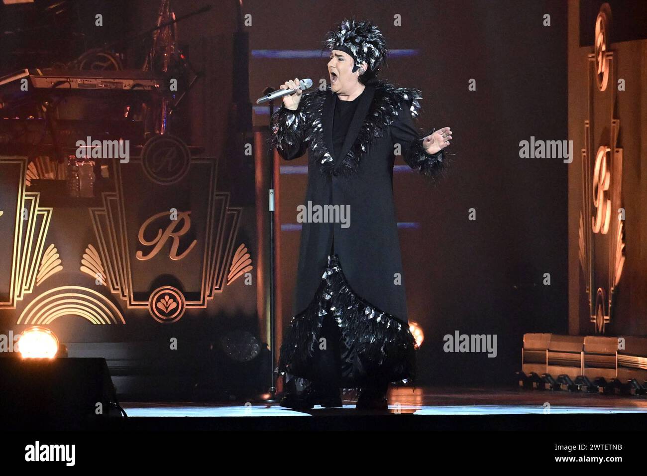 Italian singer Music Concert - Renato Zero - Autoritratto Renato Zero ...