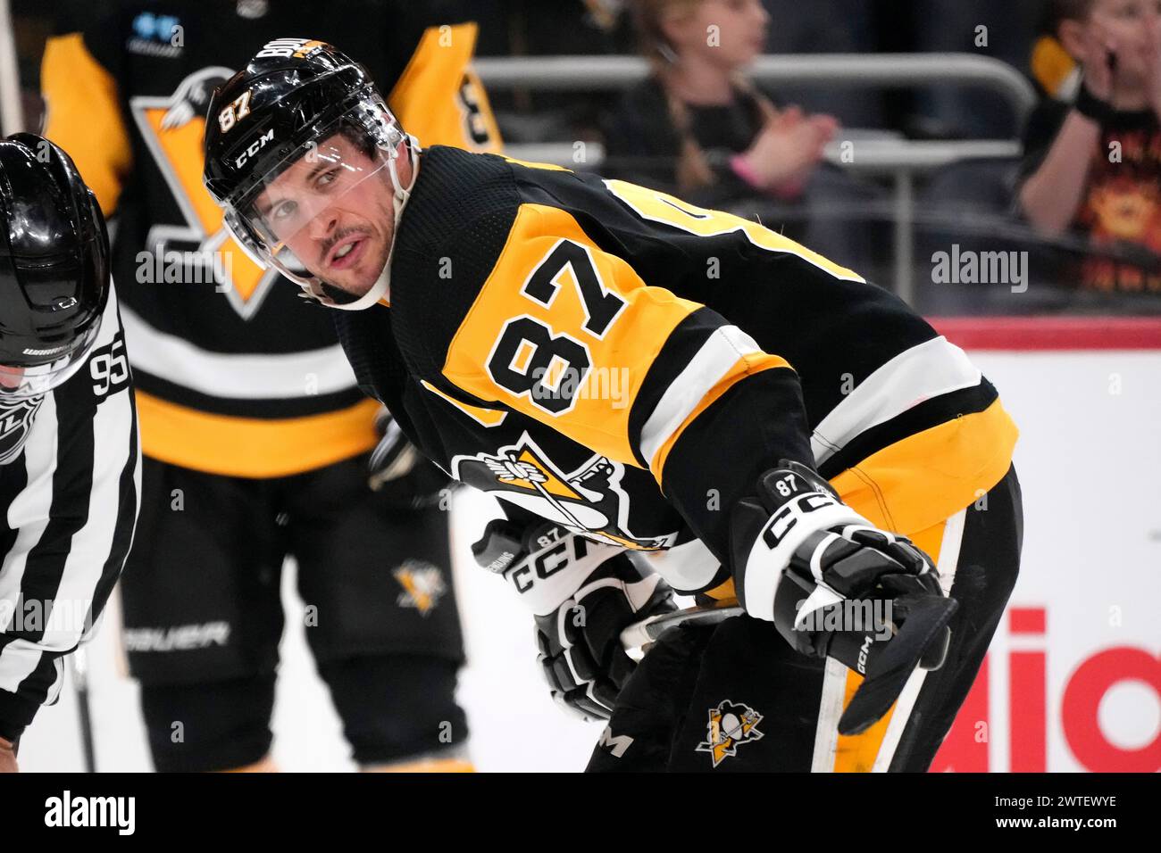 Pittsburgh Penguins' Sidney Crosby (87) prepares for a face-off during the second period of an ...