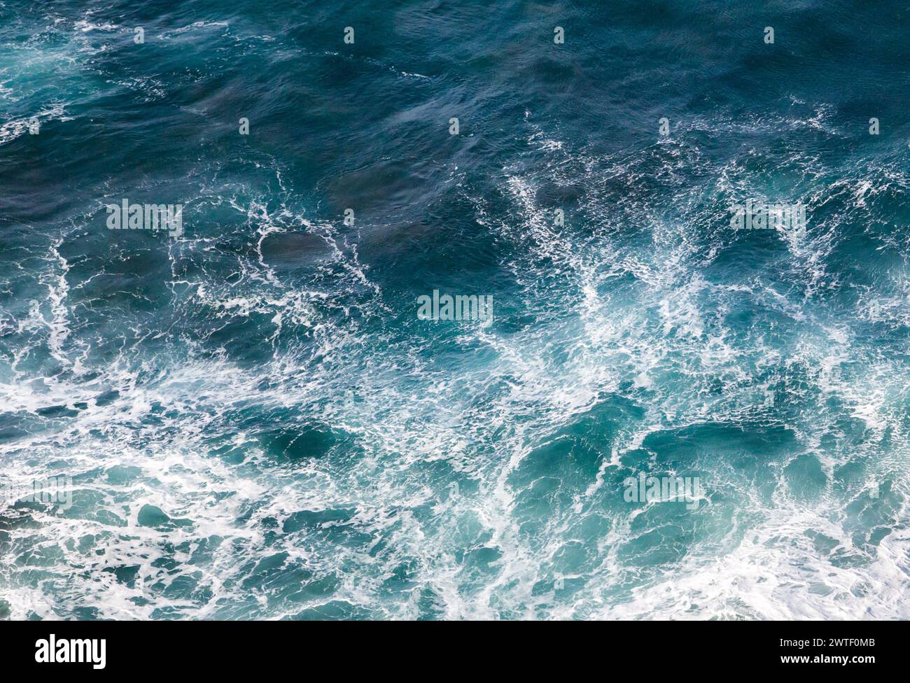 Turquoise ocean waves hi-res stock photography and images - Alamy