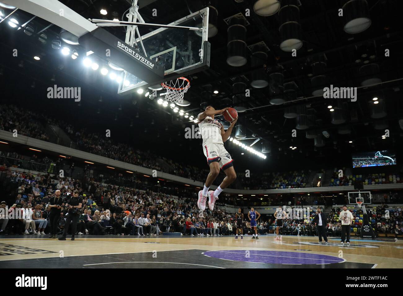 London, UK. 17th Mar, 2024. Trejon Jacob competes in the Slam Dunk ...