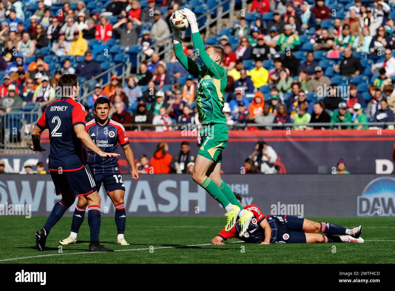 FOXBOROUGH, MA - MARCH 17: New England Revolution goalkeeper Henrich ...