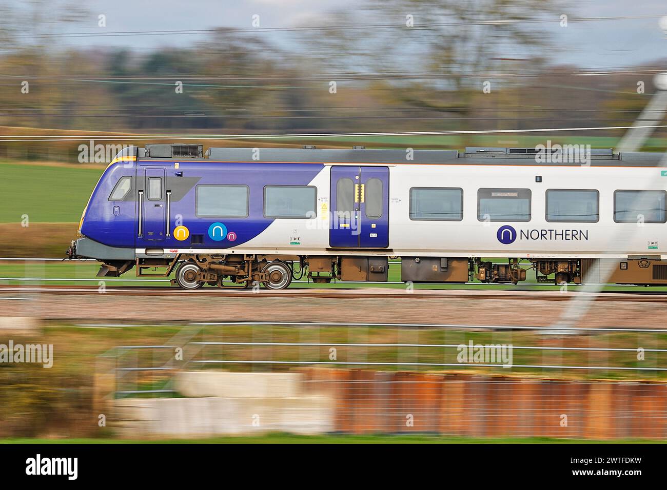 Fast moving arriva rail train hi-res stock photography and images - Alamy