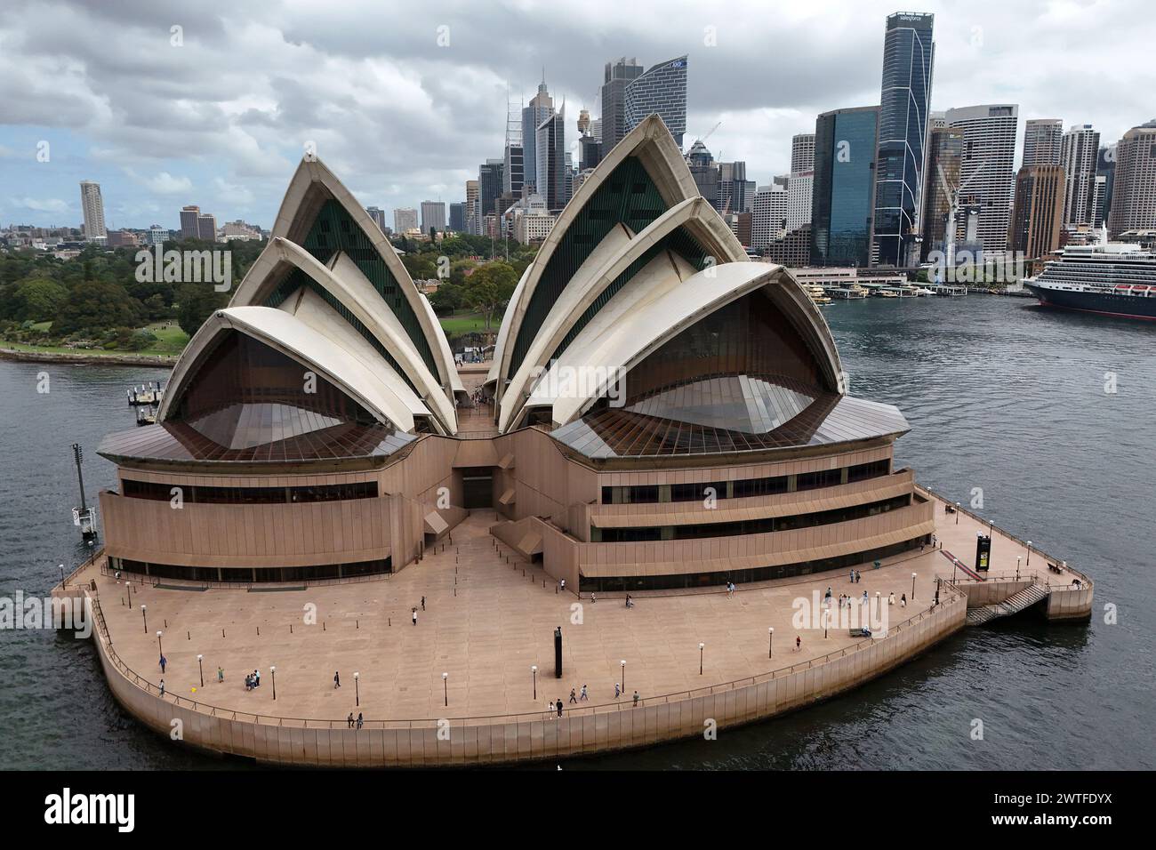 Peter hall performing arts centre hi-res stock photography and images ...