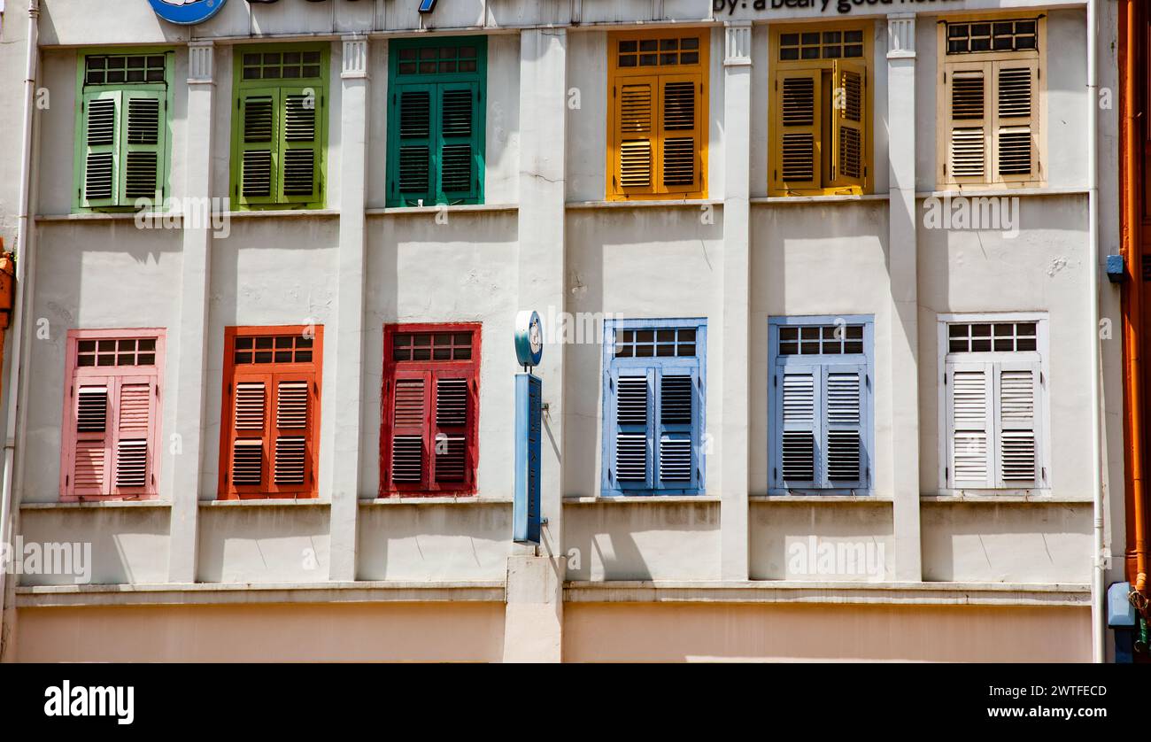 colorful street in Singapore China town Stock Photo - Alamy