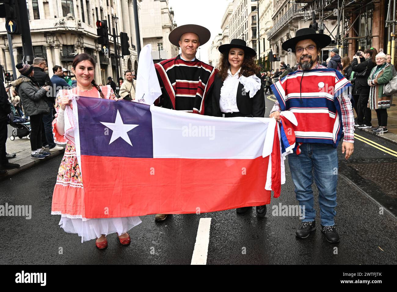 London, UK. 17th Mar, 2024. Thousands attends the London's Saint ...