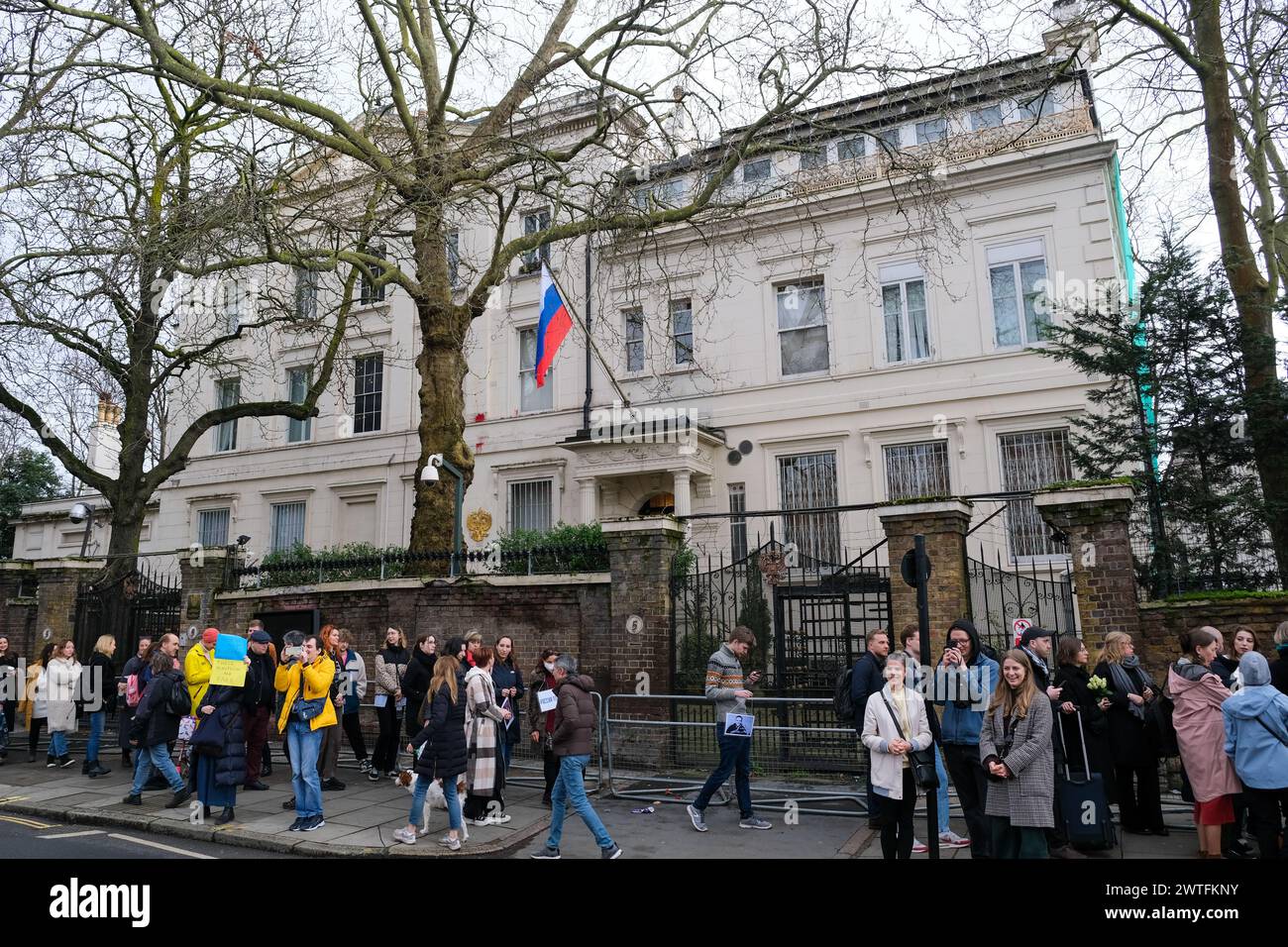 Russian embassy london exterior hi-res stock photography and images - Alamy