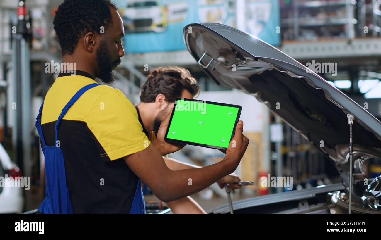 Car repair tutorial hi-res stock photography and images - Alamy