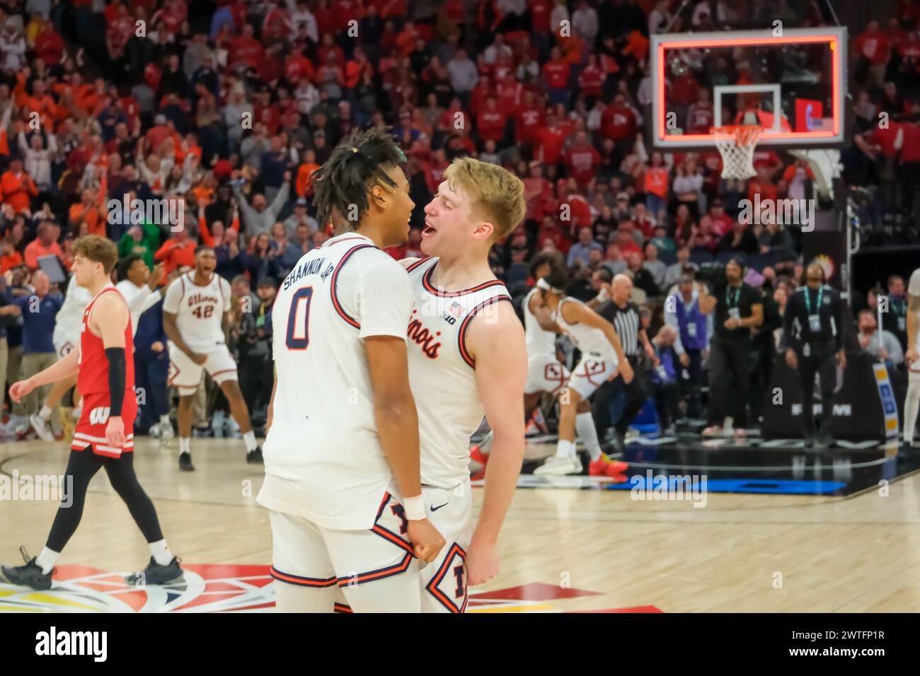 Minneapolis, Minnesota, USA. 17th Mar, 2024. Illinois Fighting Illini ...