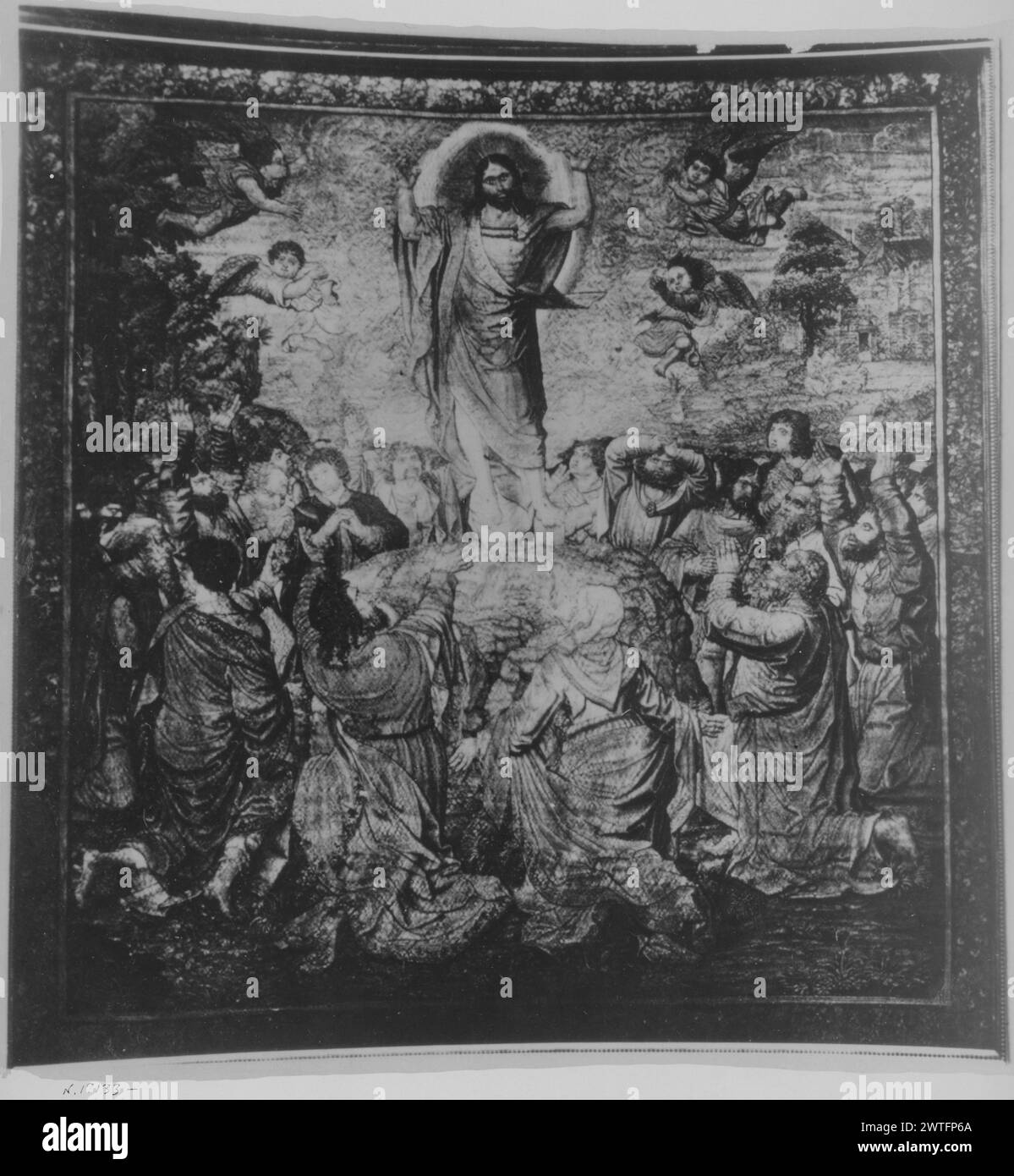 Christ surrounded by angels Black and White Stock Photos & Images - Alamy