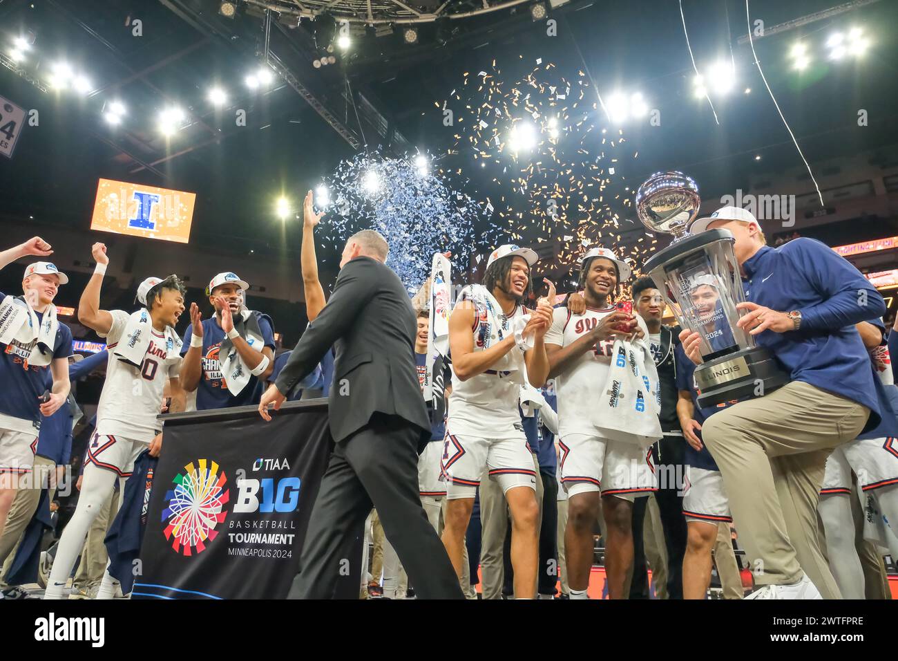 Minneapolis, Minnesota, USA. 17th Mar, 2024. The Illinois Fighting ...