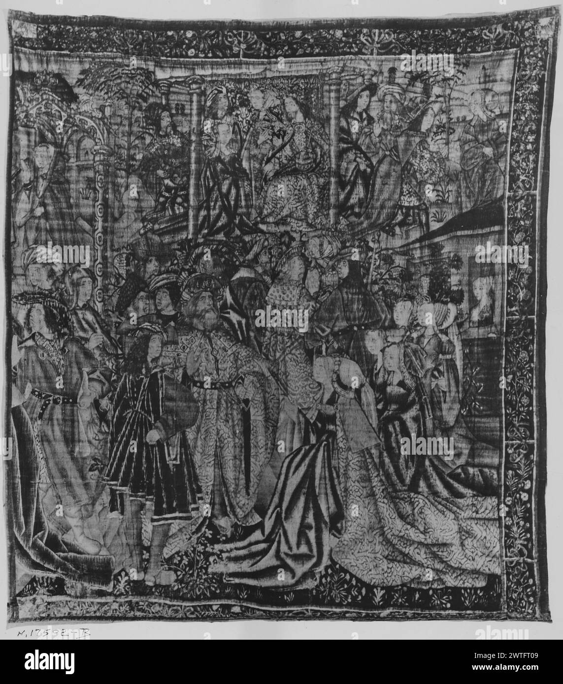 Man weaving brocade hi-res stock photography and images - Alamy