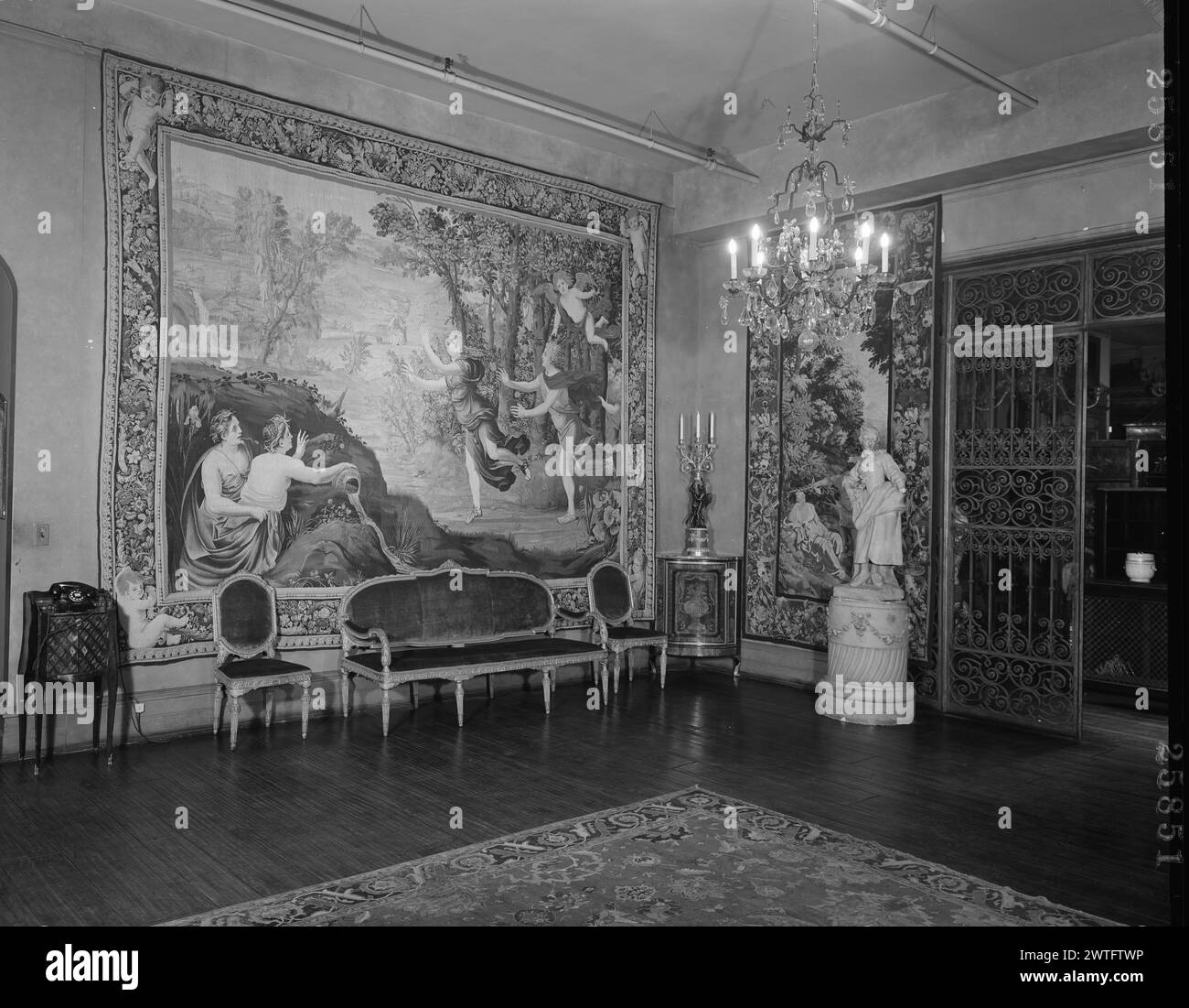 Buchanan castle hi-res stock photography and images - Alamy